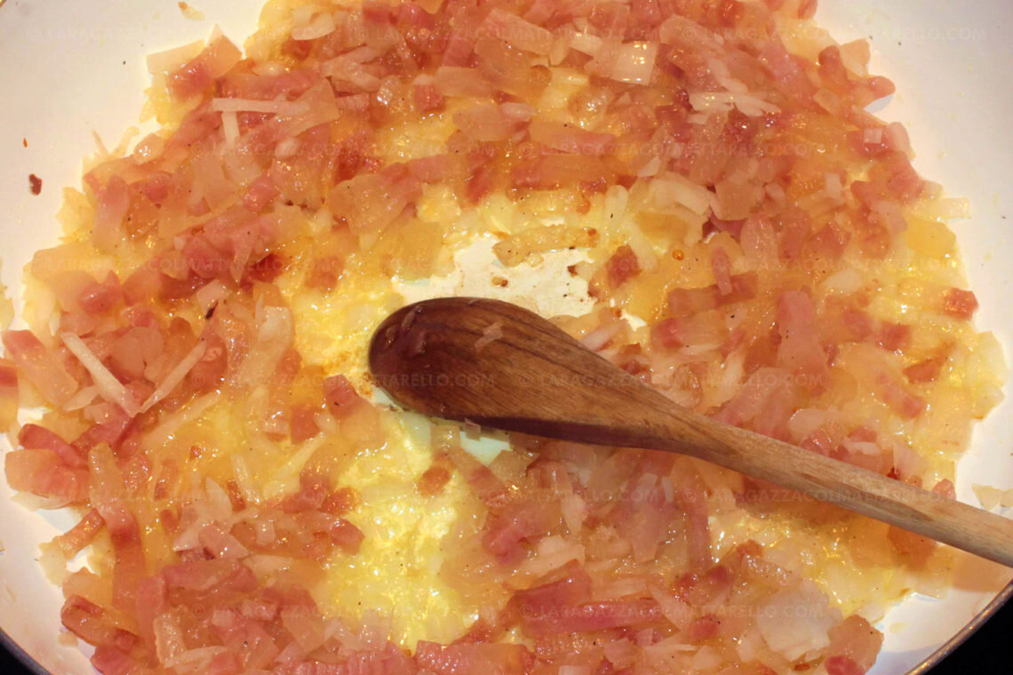 Amatriciana pasta (bucatini all'amatriciana) ~ La ragazza col mattarello